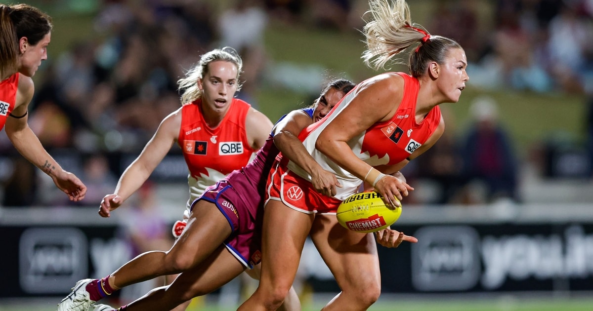 Breakout ruck Ally Morphett ready for battle with 'idol' Breann Moody