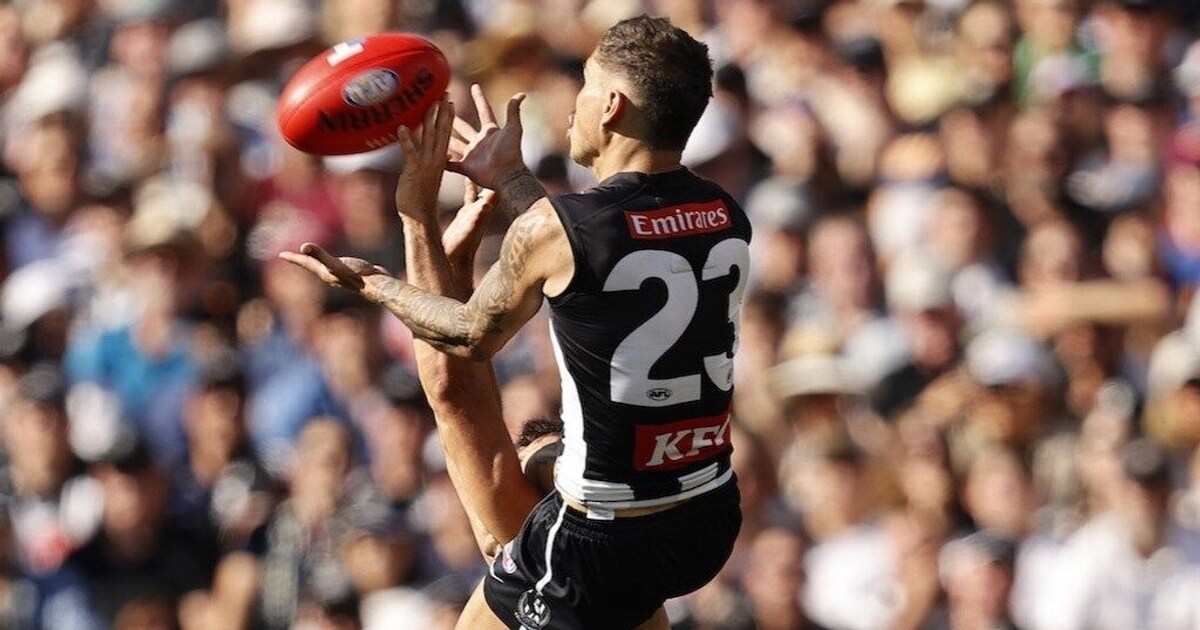 Bobby brings house down with scintillating speccy