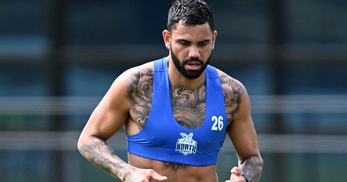 Footy Feed: Roo fronts AFL, Hawks' September dreaming