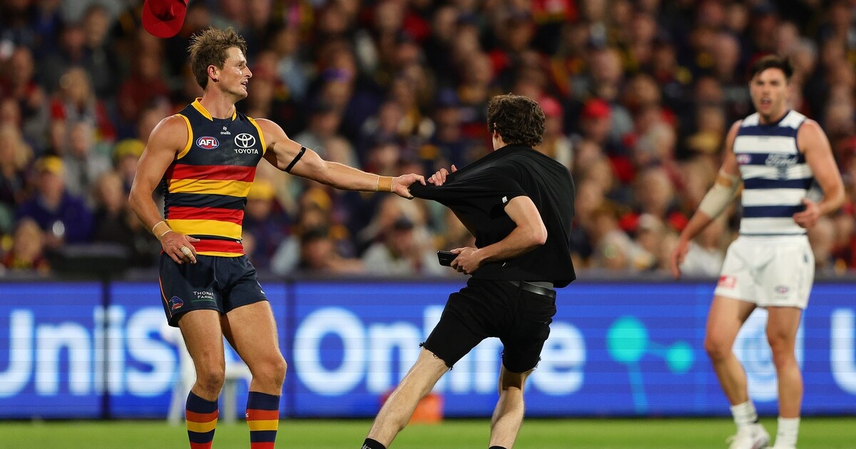 AFL ground invader banned for life for 'senseless' act