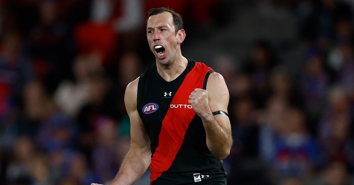 Essendon Bombers ruckman Todd Goldstein 'looks like he's 26', says Brad ...