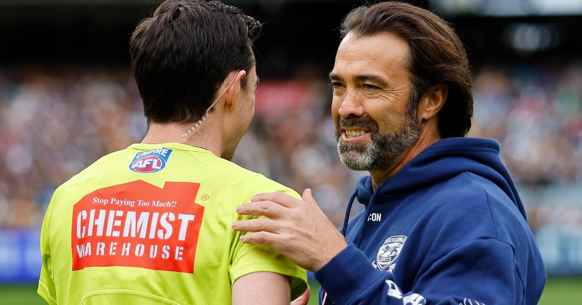 Geelong Cats coach Chris Scott clears the air on approach to umpires boss