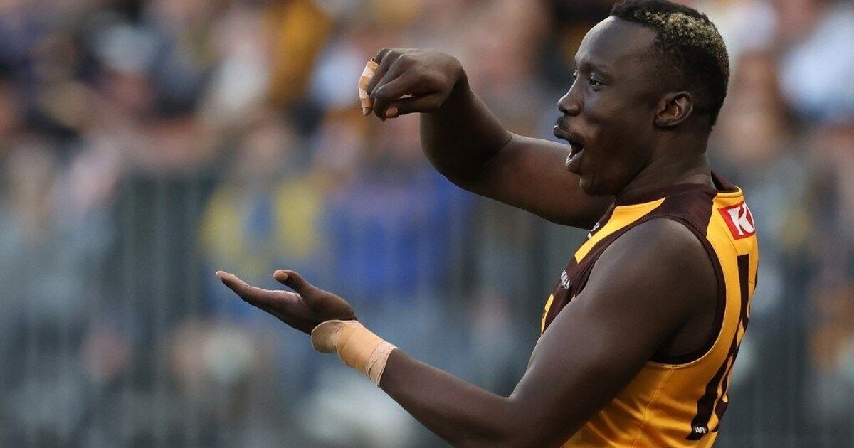 Hawks hit top gear as Chol chips in