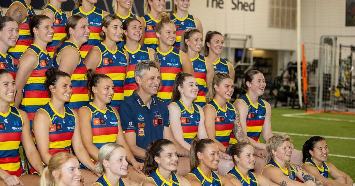 AFLW 2024 Media - Adelaide Team Photo Day