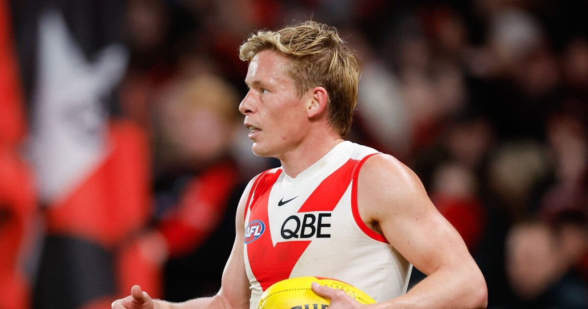 Coaches' votes, R23: Star Sydney Swan Isaac Heeney extends lead with ...