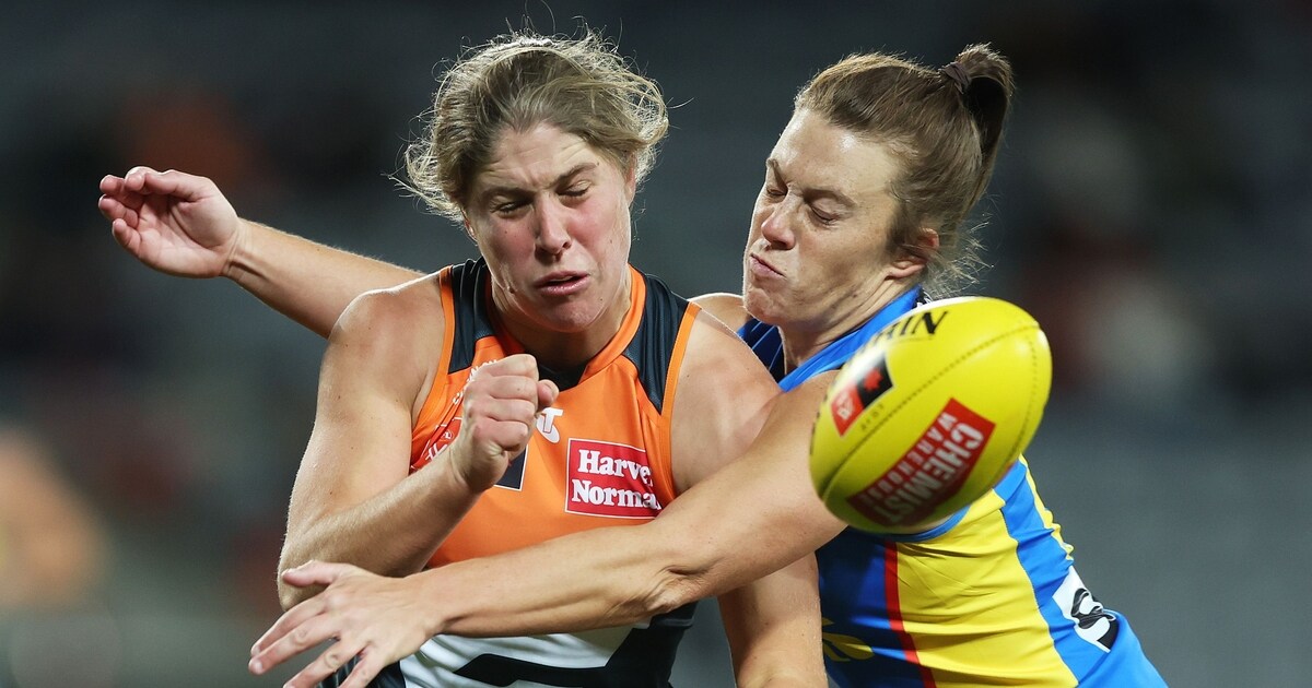 Gold Coast Suns rein in hobbling GWS Giants to steal after-siren AFLW draw