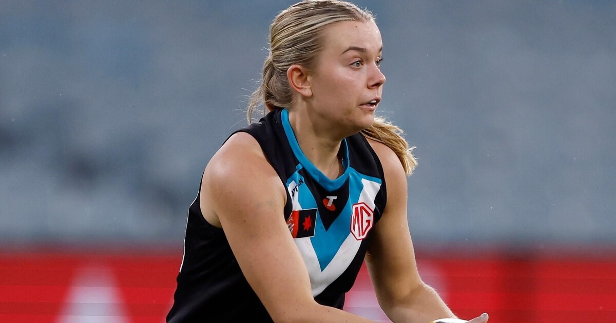 Good golly Miss Molly: Teen powers to Rising Star win